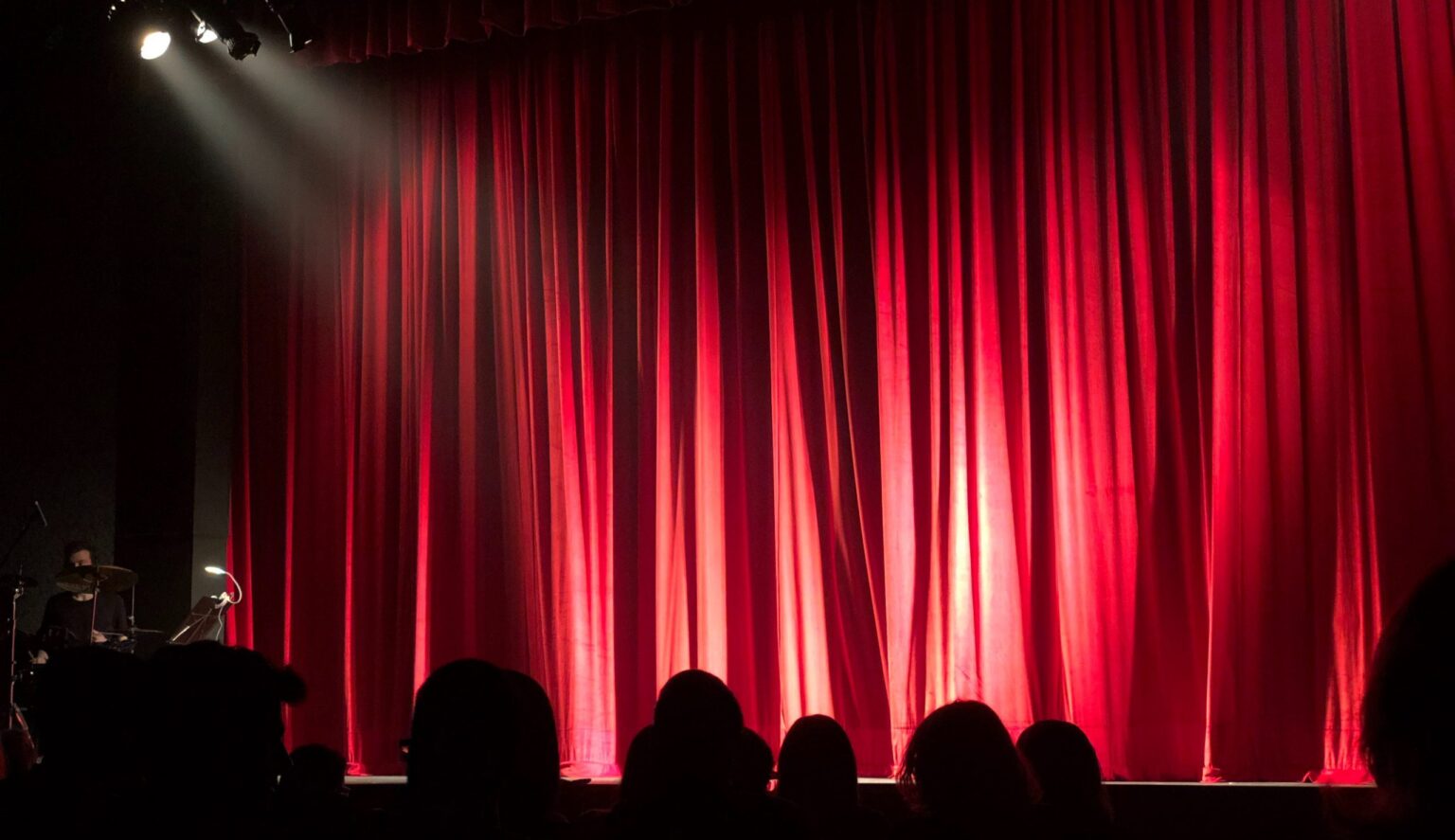 Theatre Lighting; Design and Understanding - Spotlight Sound